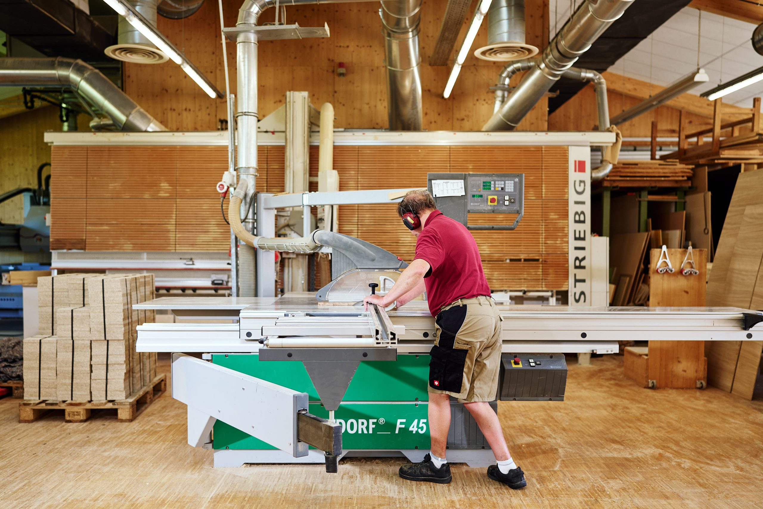 IWL - Holzverarbeitung: Moderne Technologie bei der Holzbearbeitung